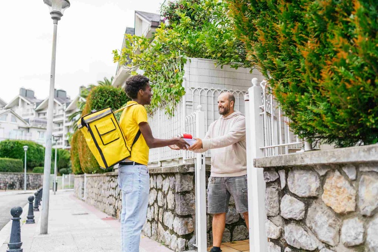 What is FTL in logistics? Learn the differences between FTL & LTL | FarEye